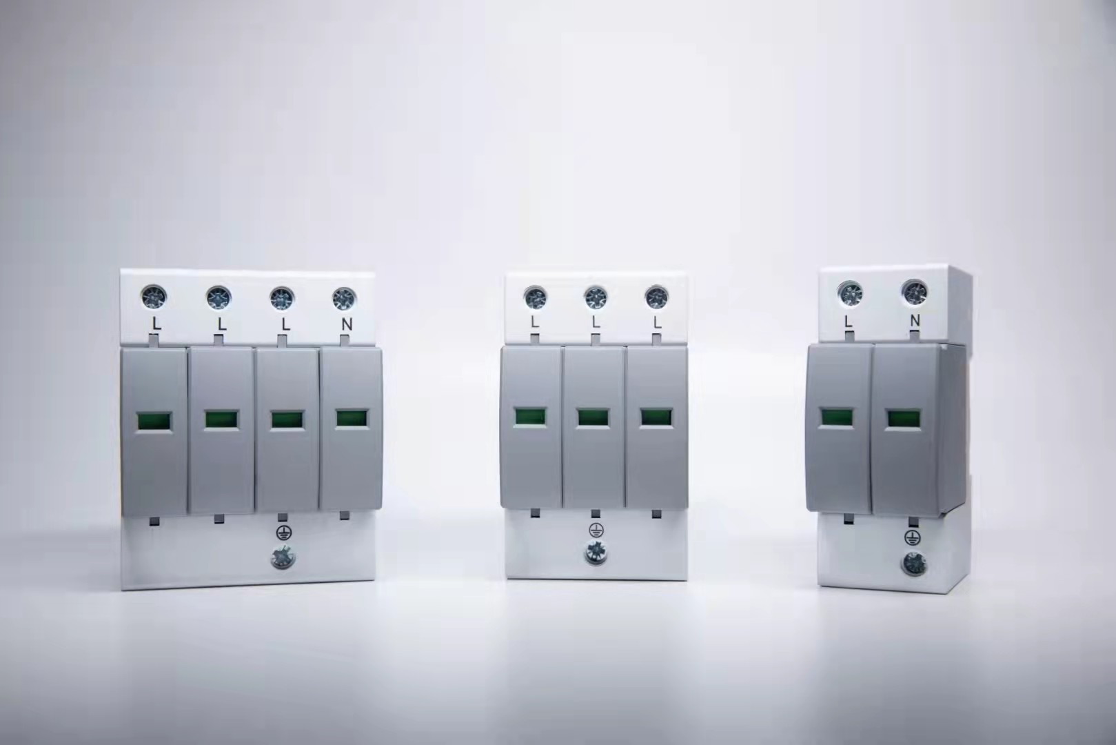 Lower Voltage 275-420V 20KA-60KA Surge Protection Device Various Color