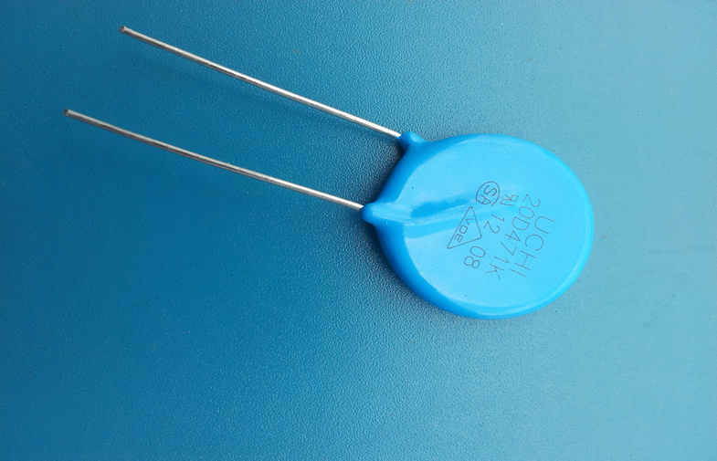 20D 385VDC Disk Metal Oxide Varistor 20D471K Blue For Powr Supply