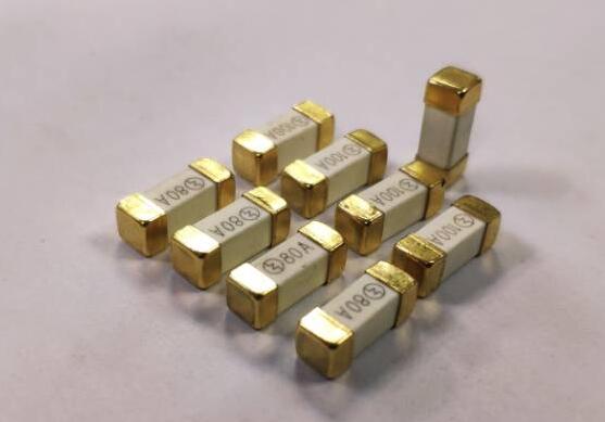 Electrical Tools Square 80A 250VAC Surface Mount Fuse